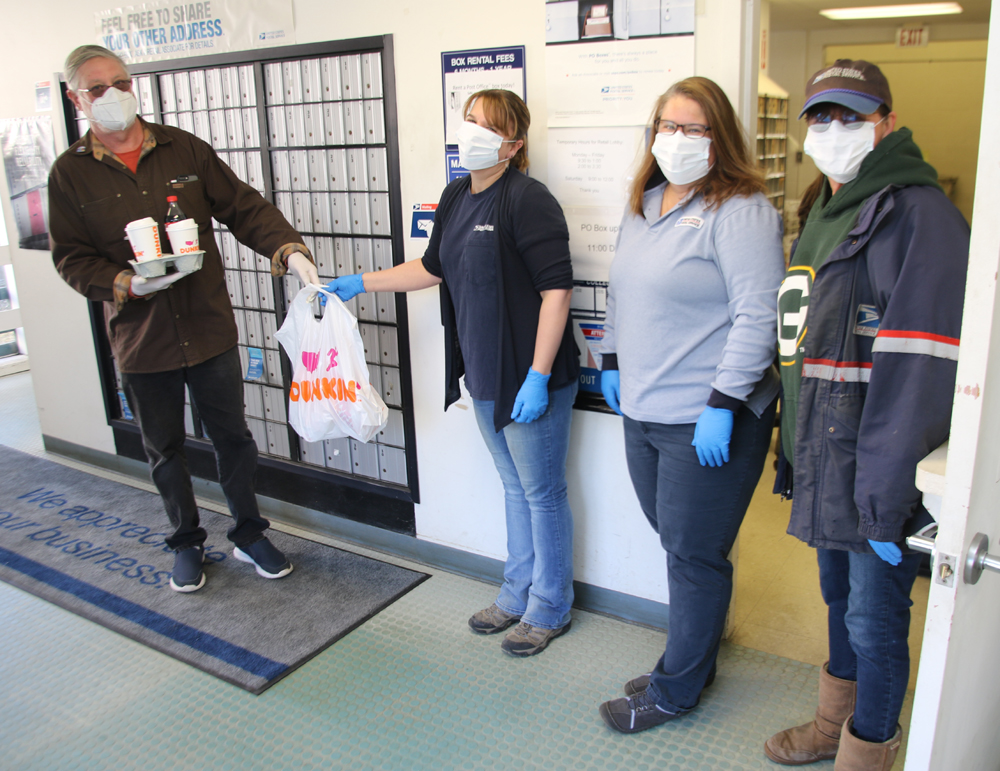 Rotary Club pays tribute to postal workers | Litchfield.bz