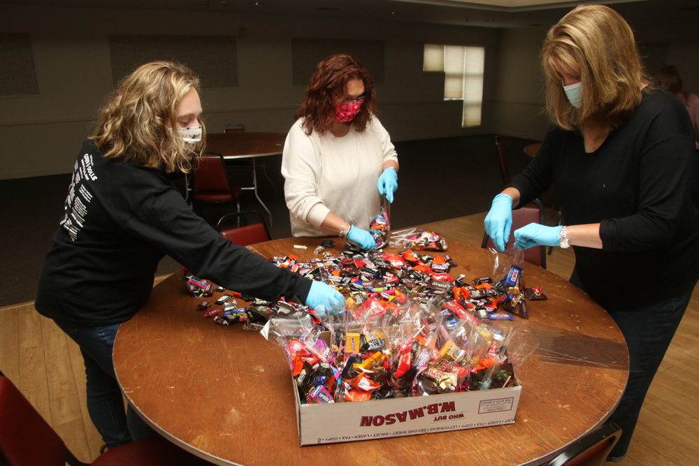 Bags are packed ahead of candy convoy | Litchfield.bz