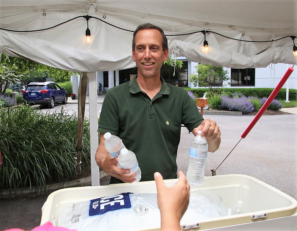 Rotary, community center provide supper | Litchfield.bz