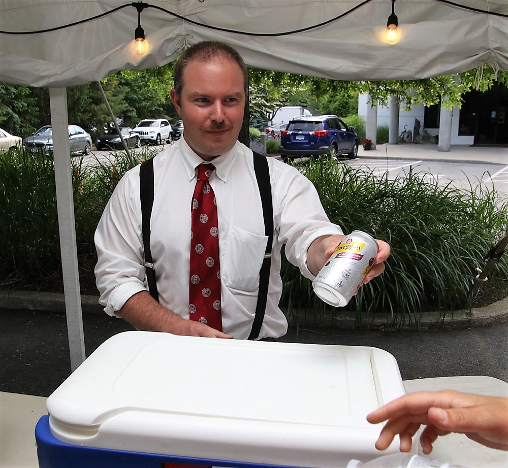 Rotary, community center provide supper | Litchfield.bz