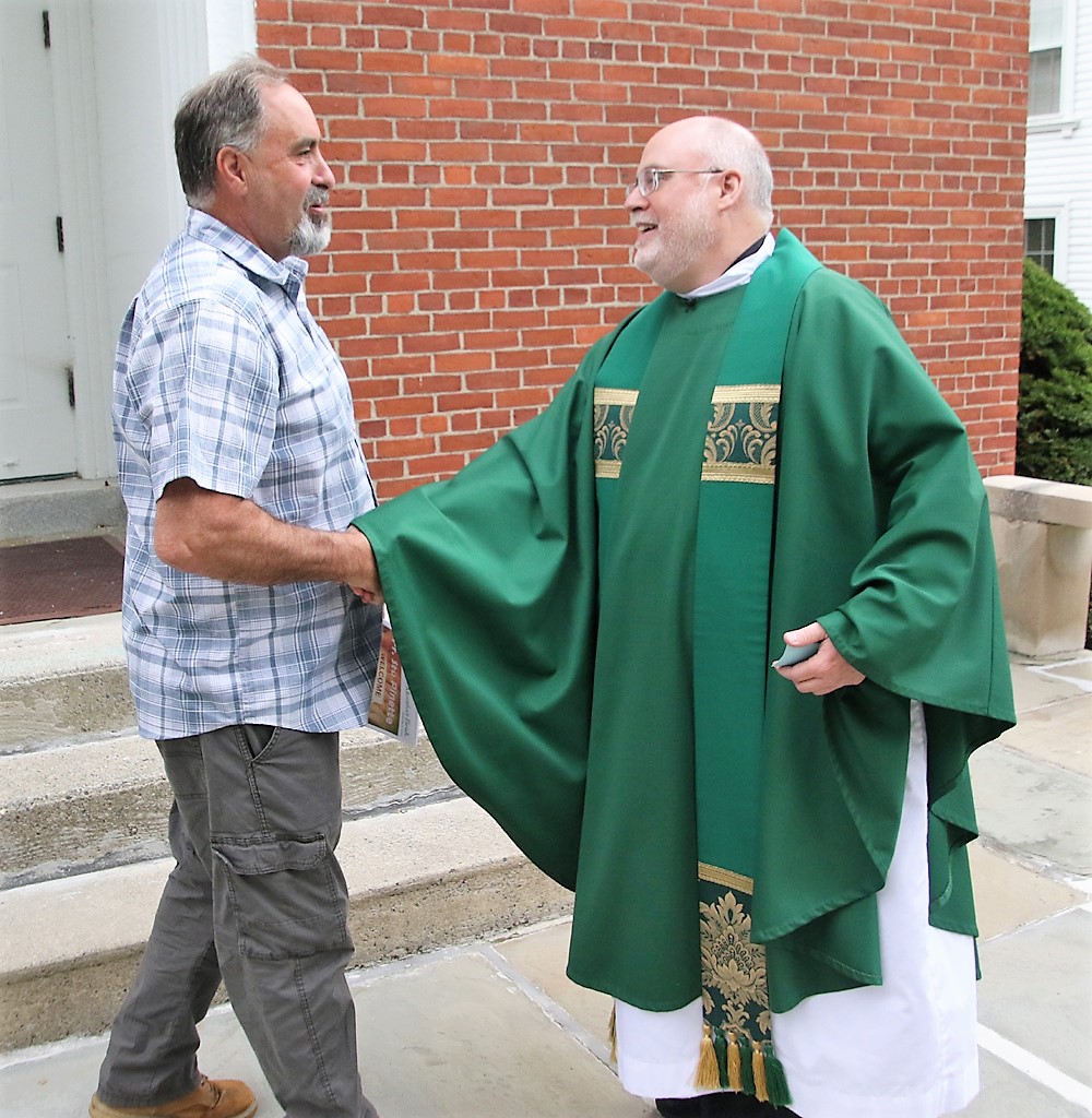 Father Pinette makes debut at St. Anthony’s | Litchfield.bz