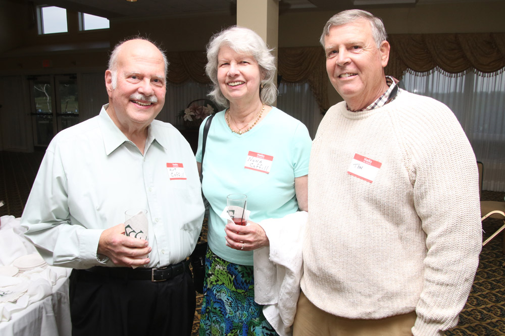 Renewing old ties: LHS Class of 1967 | Litchfield.bz