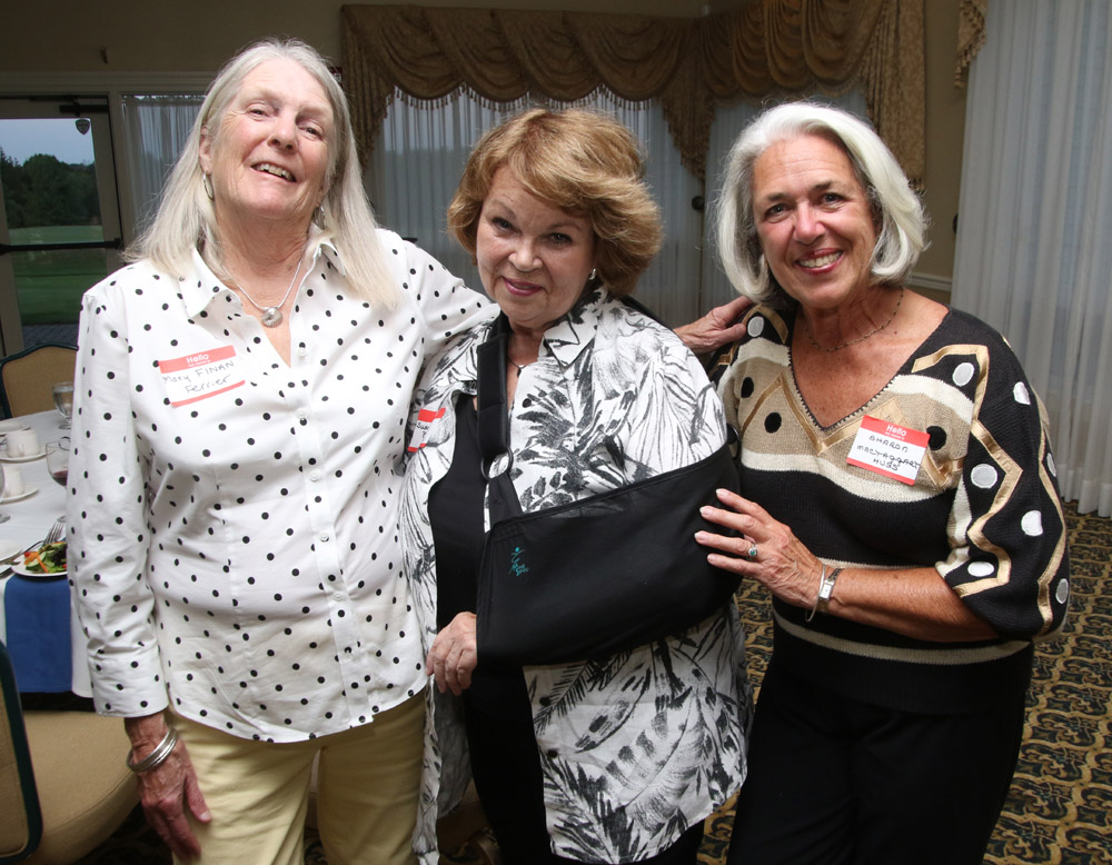 Renewing old ties: LHS Class of 1967 | Litchfield.bz