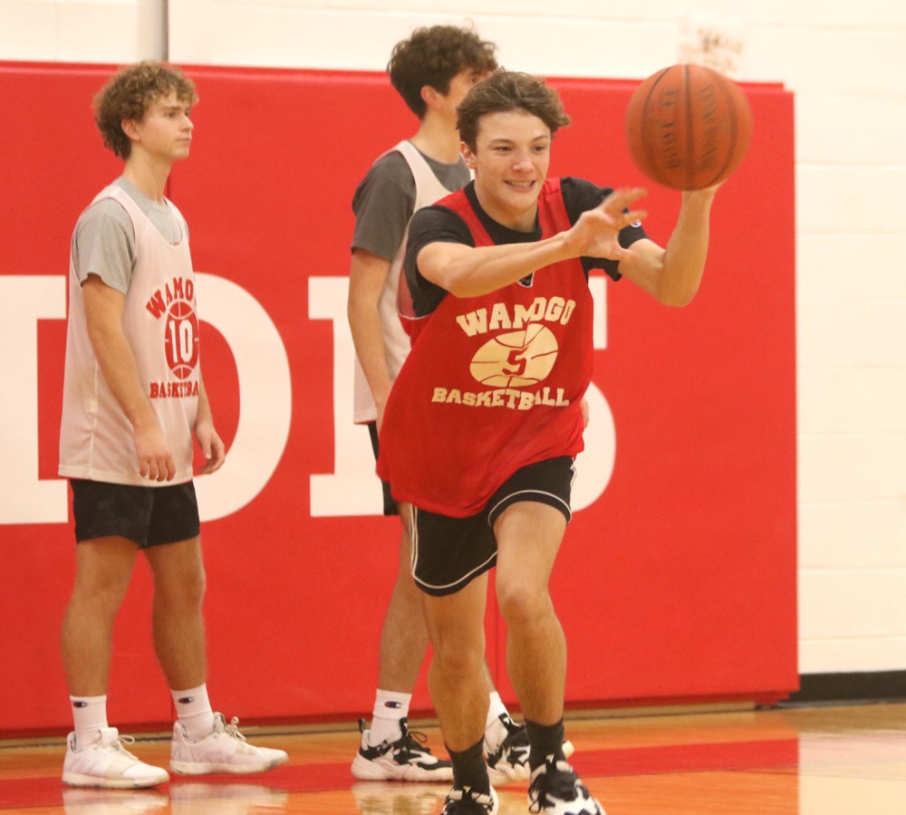 Wamogo boys make statement in BL race | Litchfield.bz