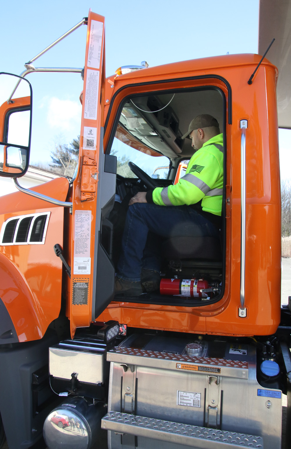 Mack truck a shiny addition to Morris fleet | Litchfield.bz