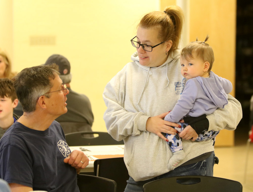 Ladies auxiliary in Warren serves breakfast | Litchfield.bz