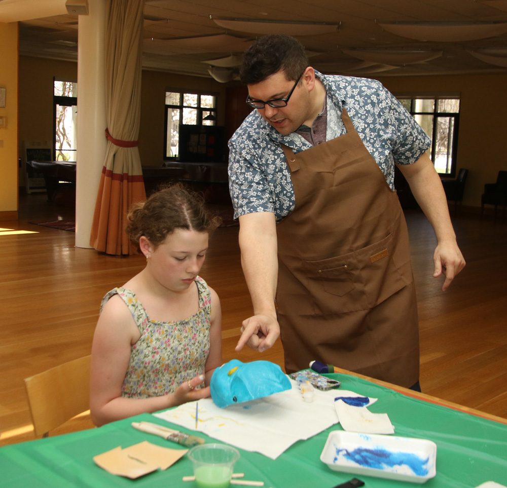 Students learn from a professional artist | Litchfield.bz