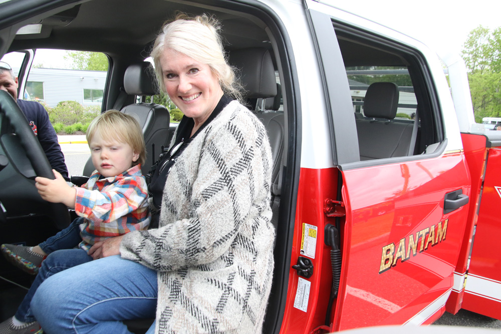 High school AOK Club hosts Touch-a-Truck | Litchfield.bz