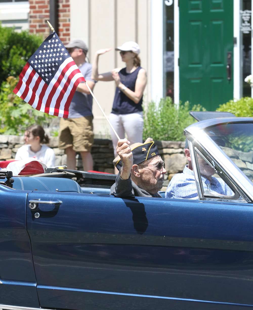 In Morris, a colorful salute to the fallen | Litchfield.bz