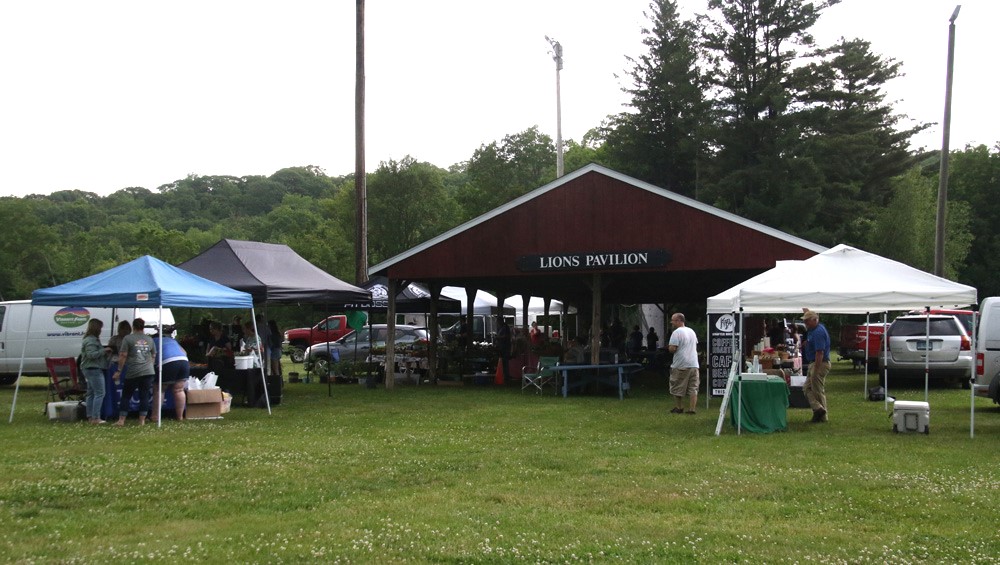 Bantam farmers market a hit on first try | Litchfield.bz