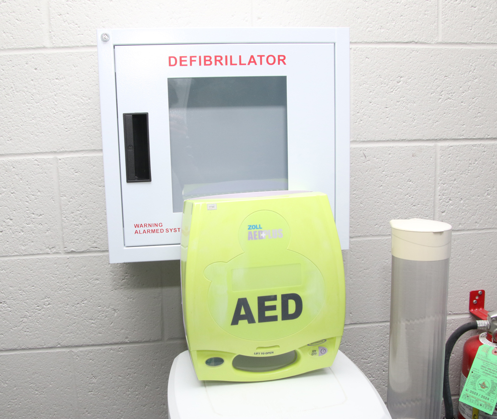 Litchfield well-equipped with AED devices | Litchfield.bz
