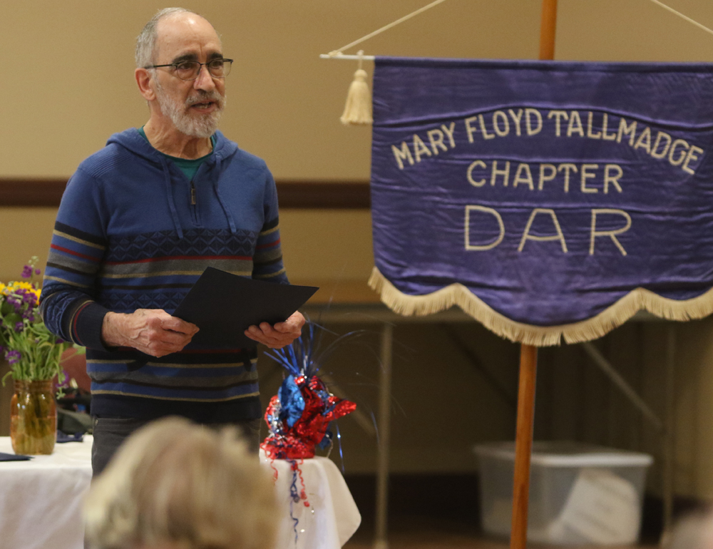 DAR chapter awards Litwin and Golding | Litchfield.bz