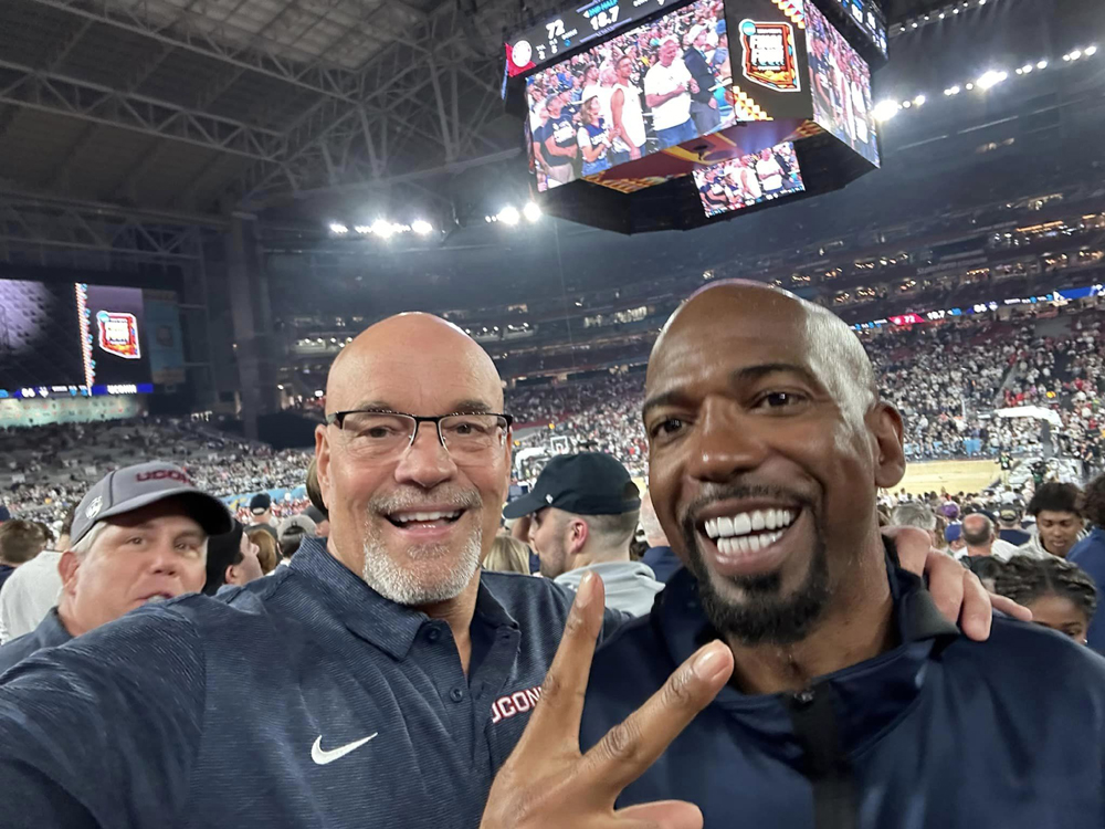 Locals make trip to see UConn win it all | Litchfield.bz