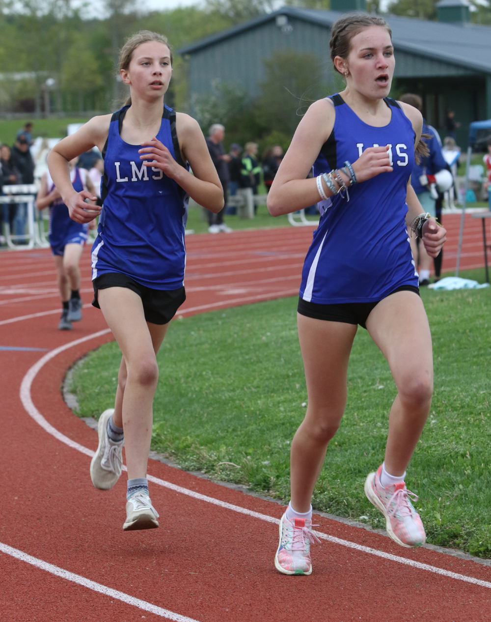 Middle school track & field team competes | Litchfield.bz