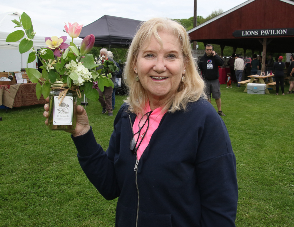Bantam Farmer’s market opens for season | Litchfield.bz