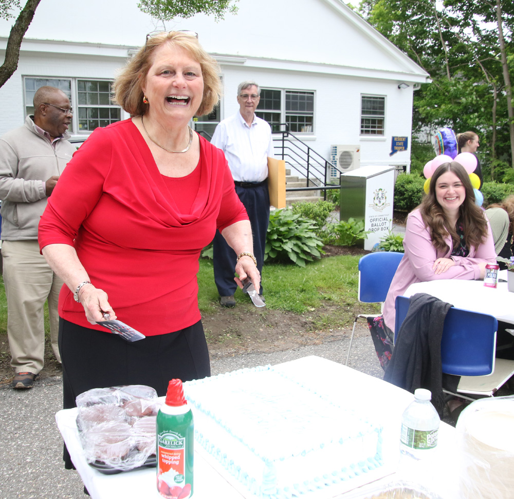 Ann Combs honored for a job well done | Litchfield.bz