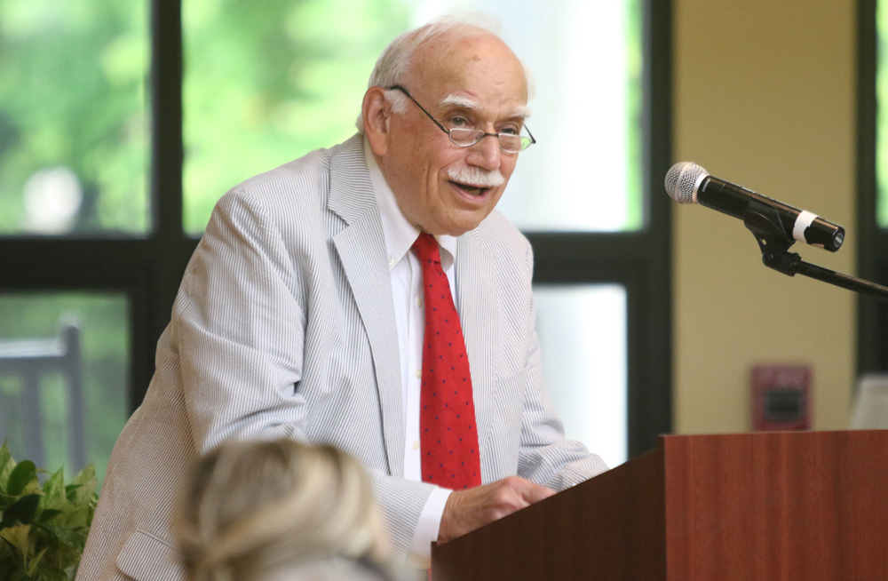 Litchfield High seniors receive scholarships | Litchfield.bz