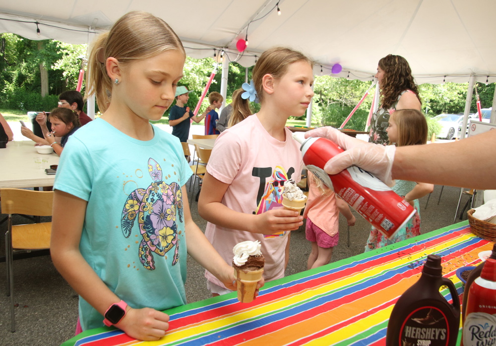 In memory of Bob Doyle: Free ice cream | Litchfield.bz
