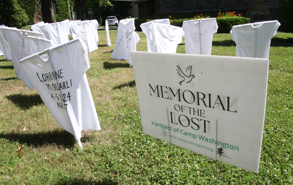 Gun violence memorial displayed at church | Litchfield.bz