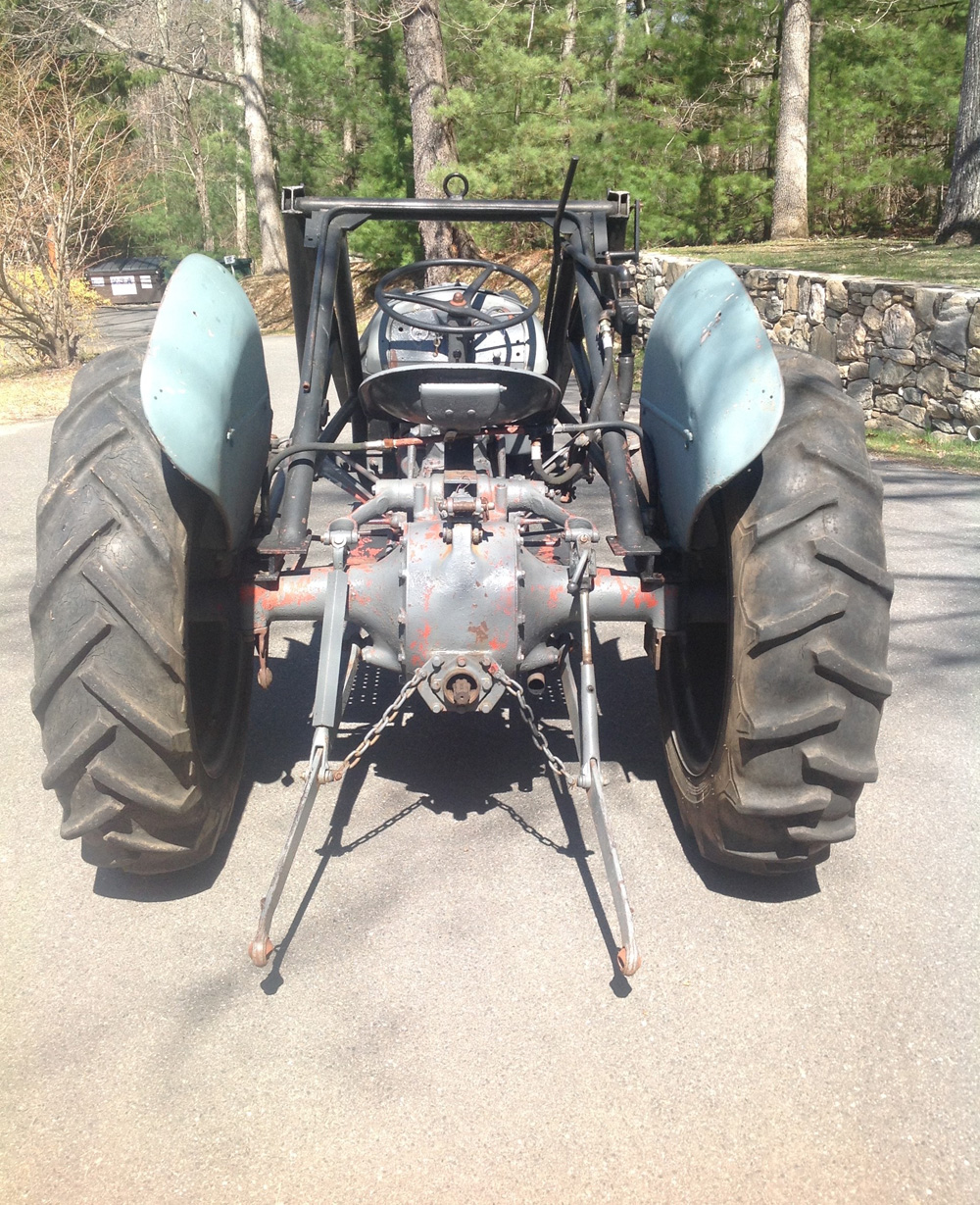 Restored 1942 tractor is FFA raffle prize | Litchfield.bz