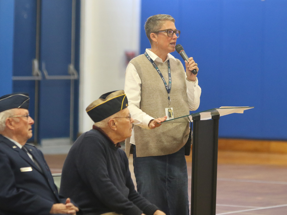 Goshen Center School pays tribute to vets | Litchfield.bz