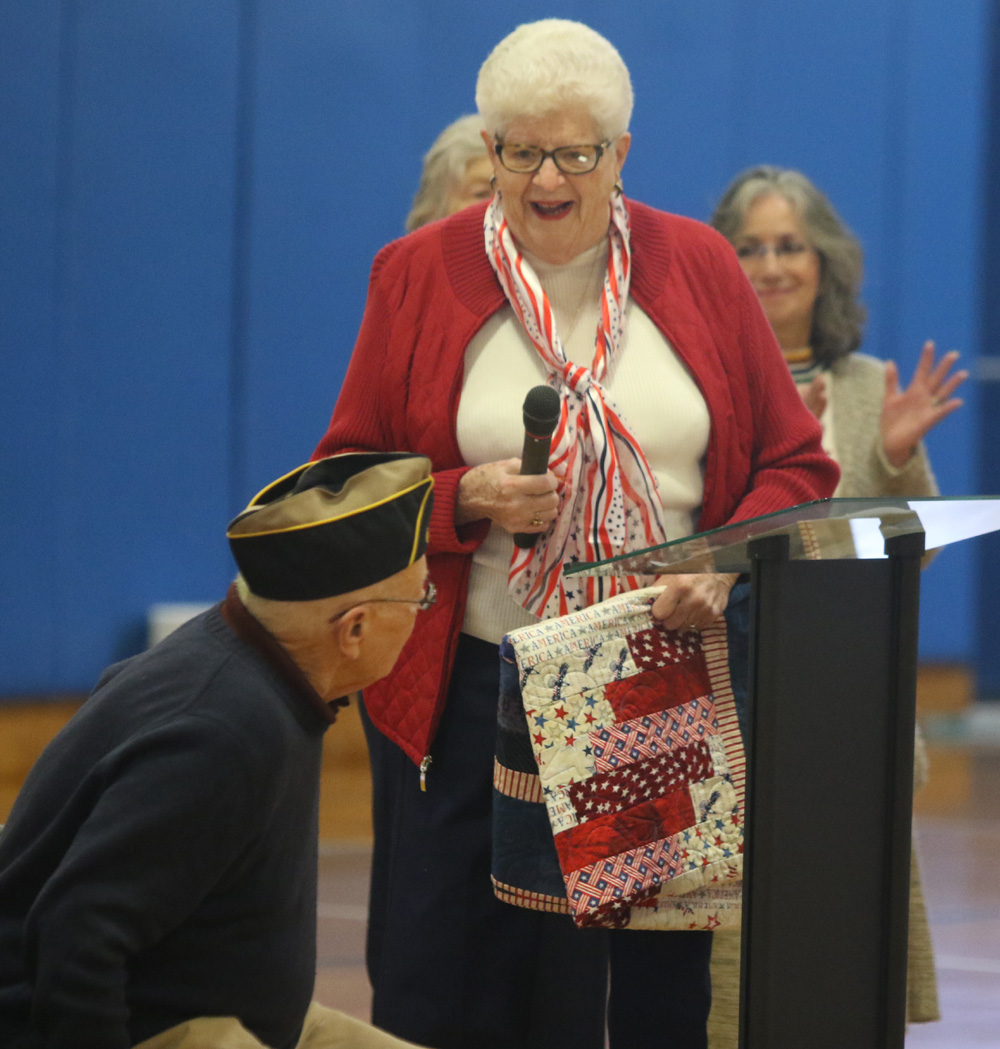 Goshen Center School pays tribute to vets | Litchfield.bz