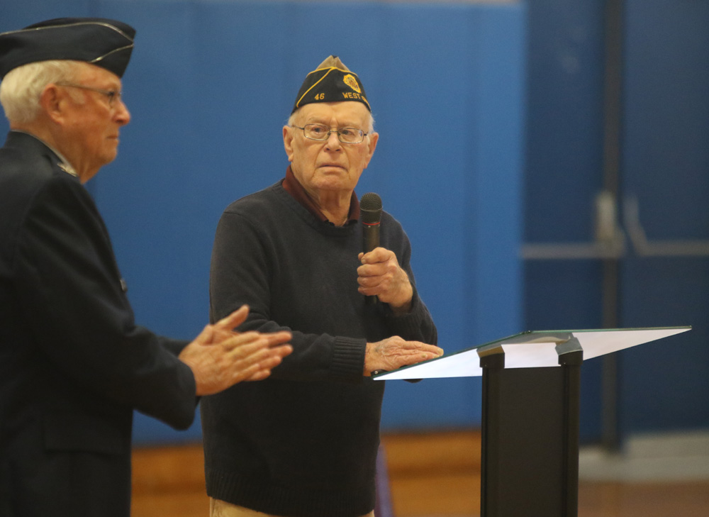 Goshen Center School pays tribute to vets | Litchfield.bz