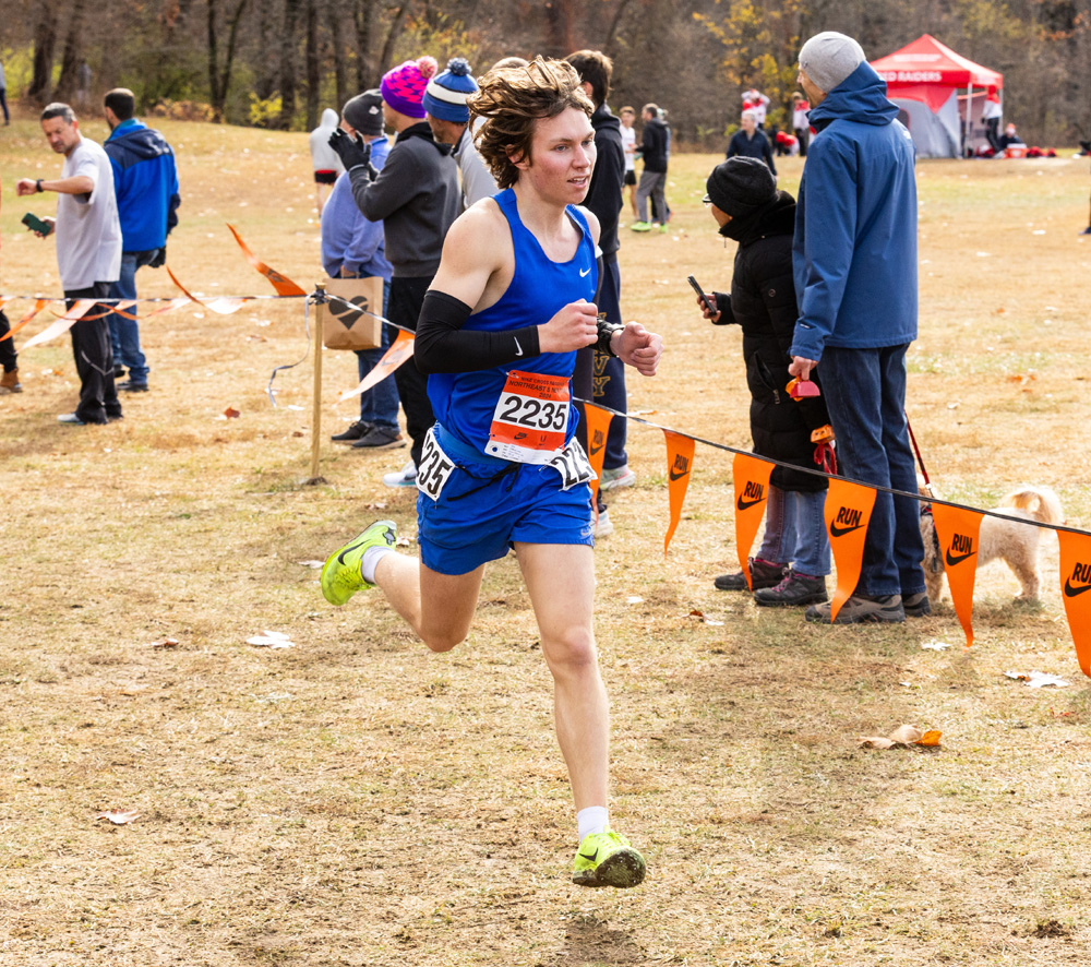 Lakeview runners compete in Nike meet | Litchfield.bz