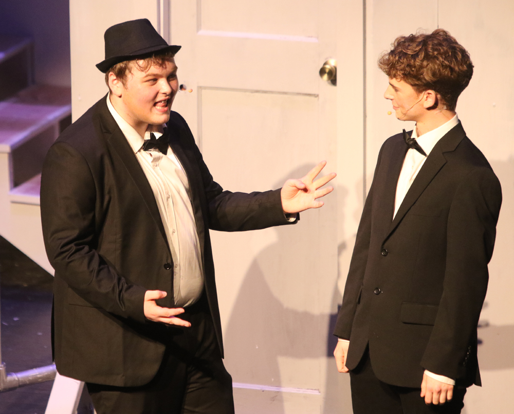 Showstoppers: Lakeview Players are a hit | Litchfield.bz