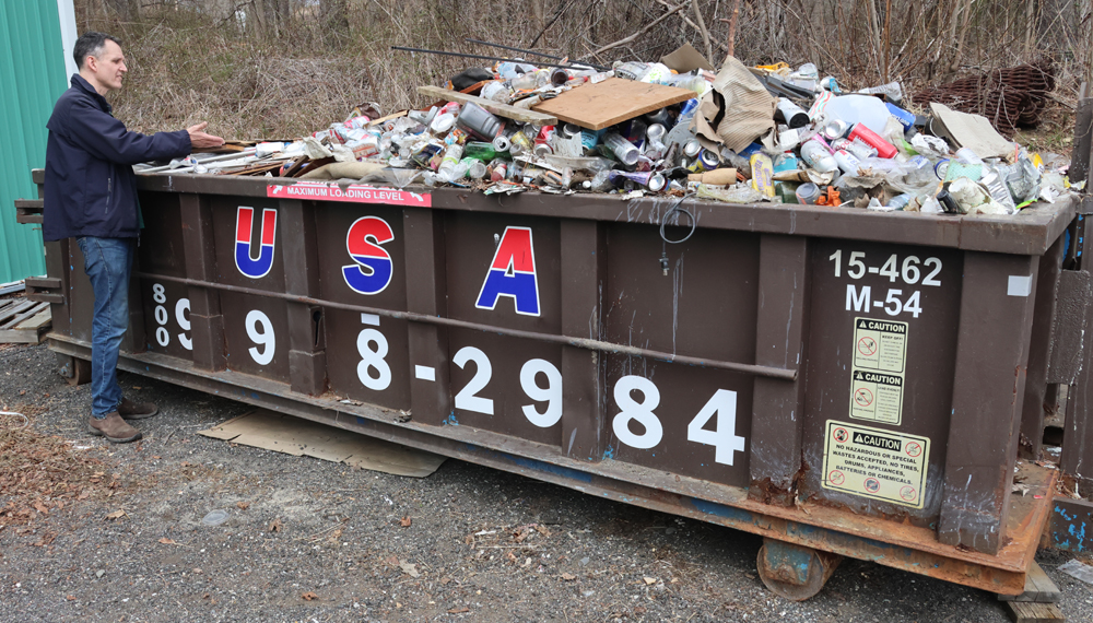 Warren Roadside cleanup marks Earth Day | Litchfield.bz