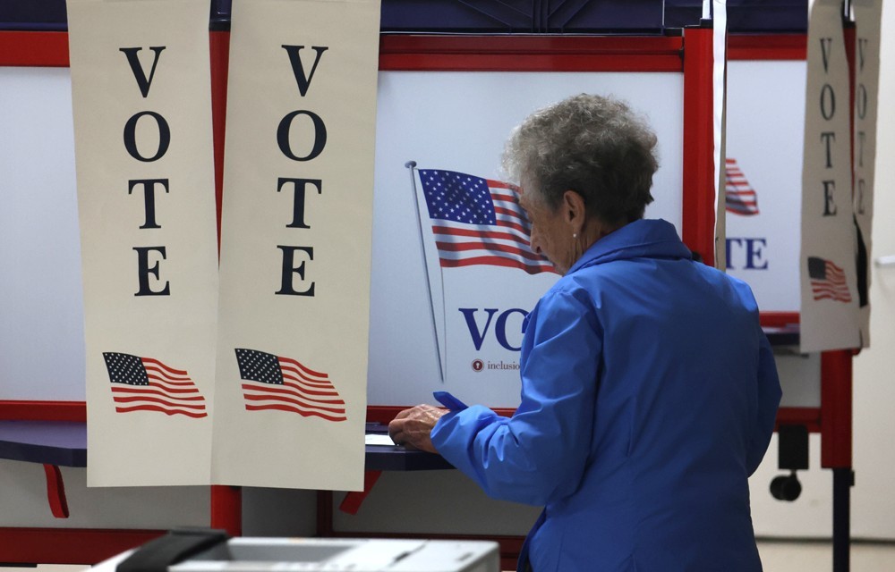 Voters hit the polls for Region 20 referendum | Litchfield.bz