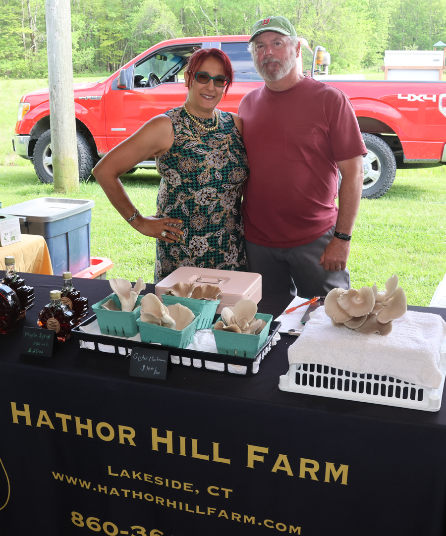 Successful opening day for farm market | Litchfield.bz