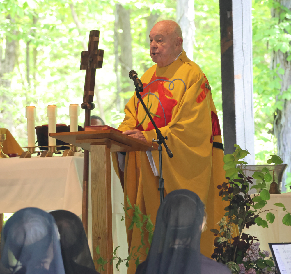 Big crowd helps Tucker celebrate milestone | Litchfield.bz