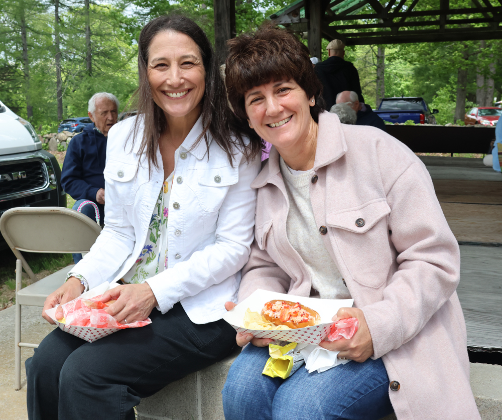 Big crowd helps Tucker celebrate milestone | Litchfield.bz