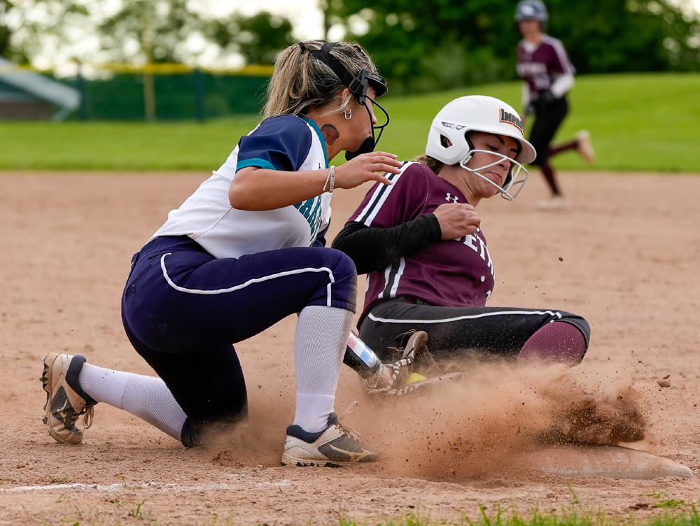 Lakeview seniors honored at home finale | Litchfield.bz