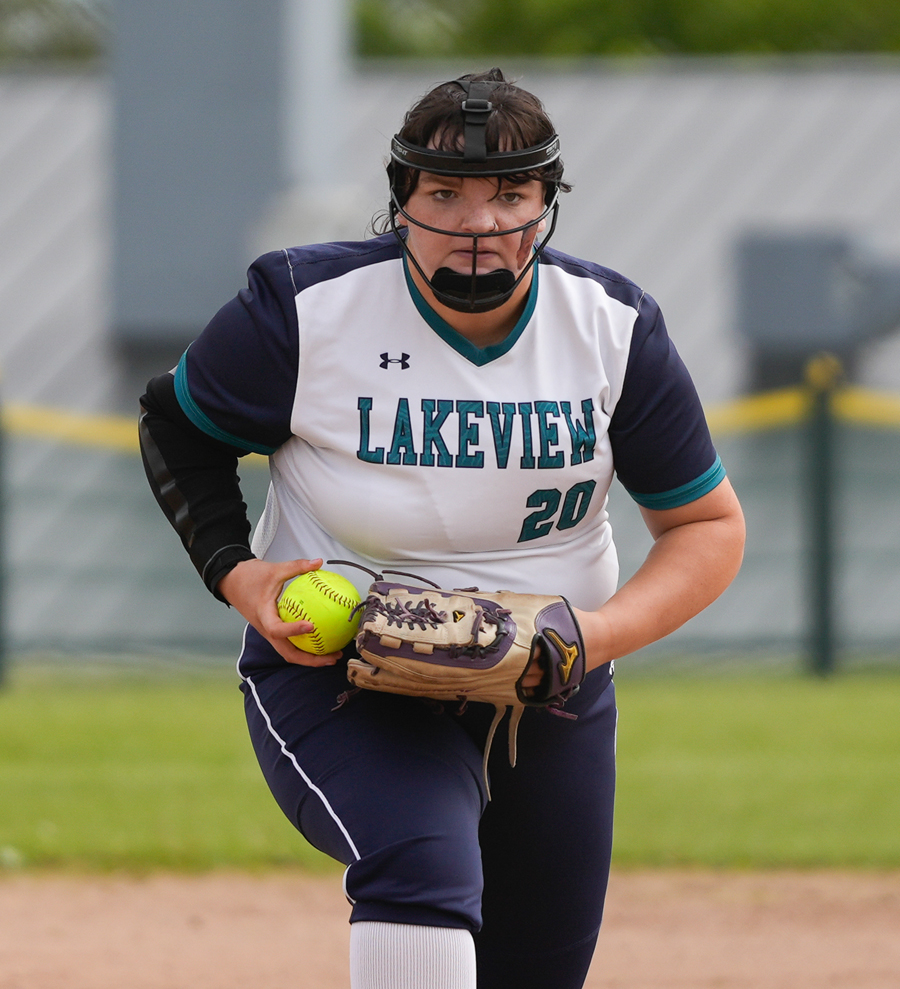 Lakeview seniors honored at home finale | Litchfield.bz