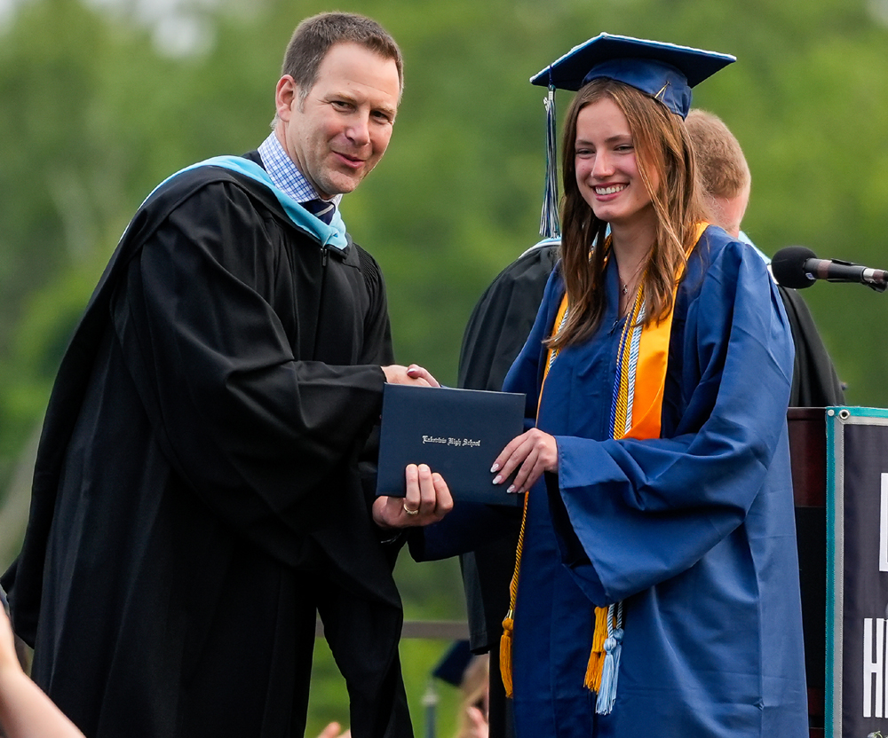 Congratulations Lakeview Class of 2025 | Litchfield.bz