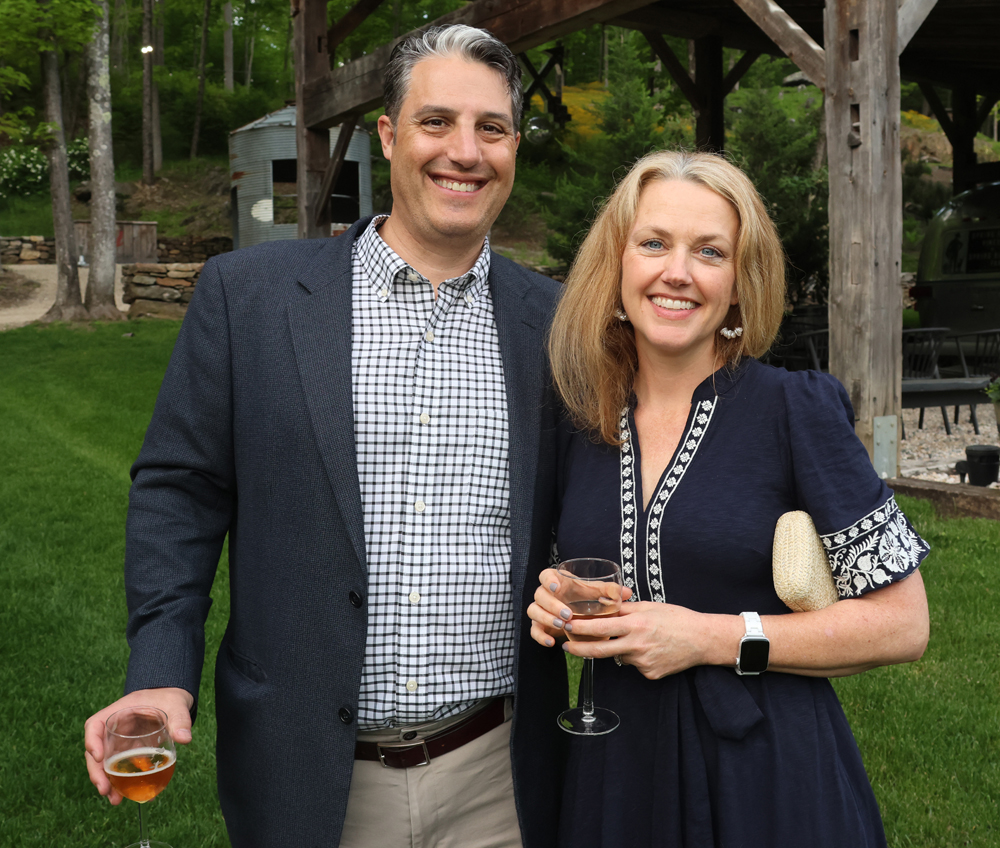 Greenwoods Counseling holds fundraiser | Litchfield.bz