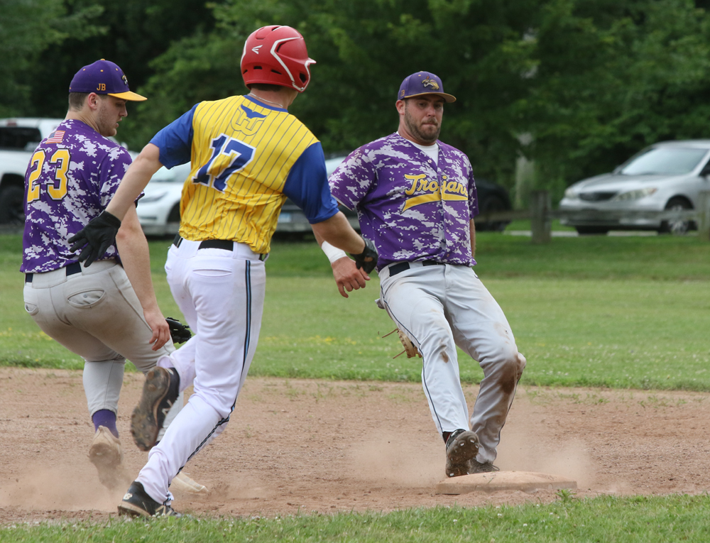 Trojans strengthen grip on first place | Litchfield.bz