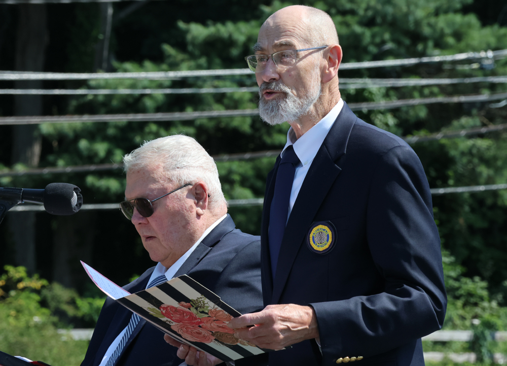 Post 44 honors World War II combat vet | Litchfield.bz