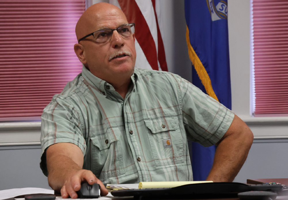 Carusillo brings meeting to quick finish | Litchfield.bz
