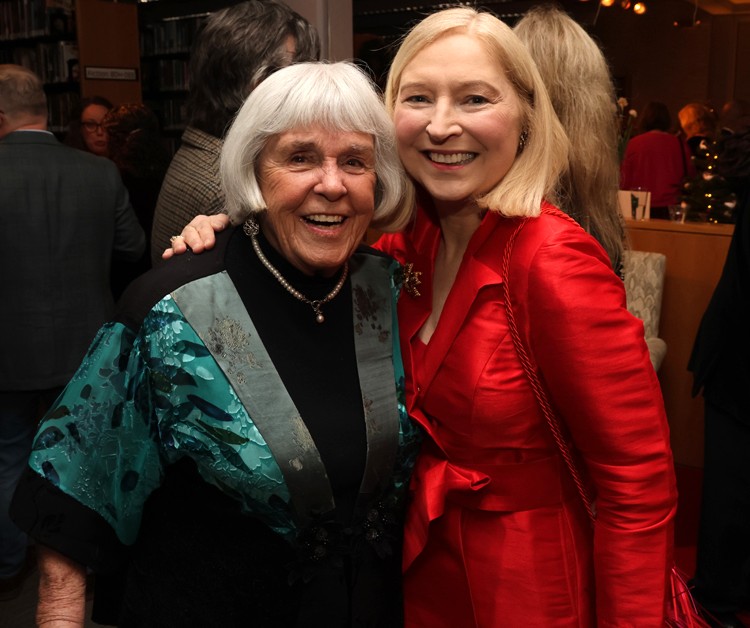 Library festival welcomes Christmas season | Litchfield.bz