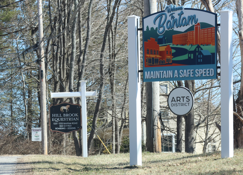 DOT: New Bantam greeting signs have to go | Litchfield.bz