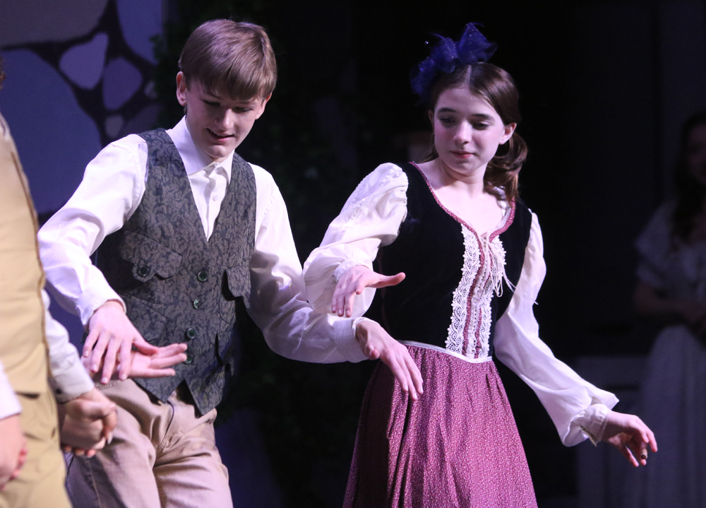 Showstoppers: Lakeview Players superb | Litchfield.bz