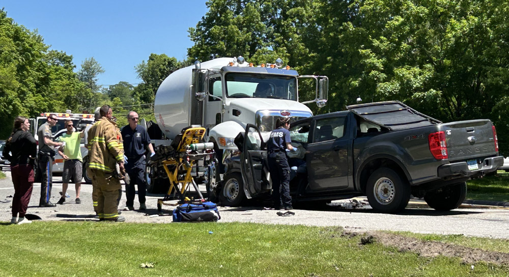 Pickup, propane truck collide on Route 202 | Litchfield.bz
